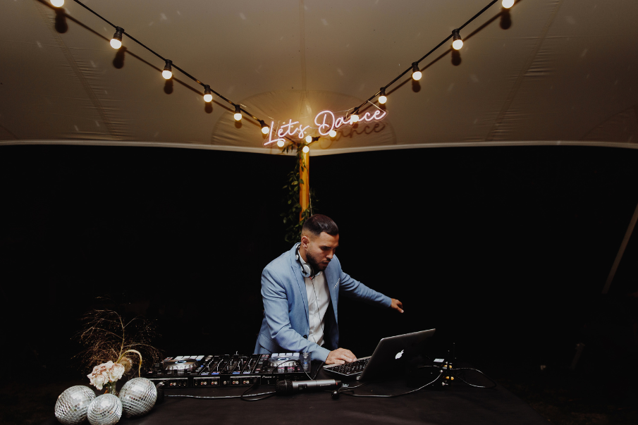 DJ LIVE